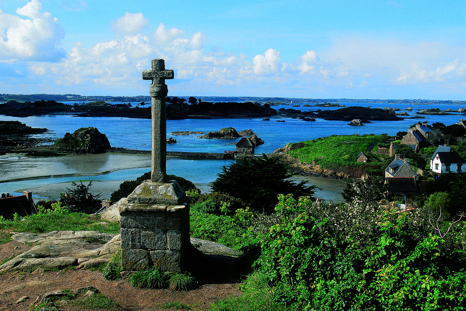 Côte de Granit Rose et île de Bréhat en liberté - Voyage Bretagne ...