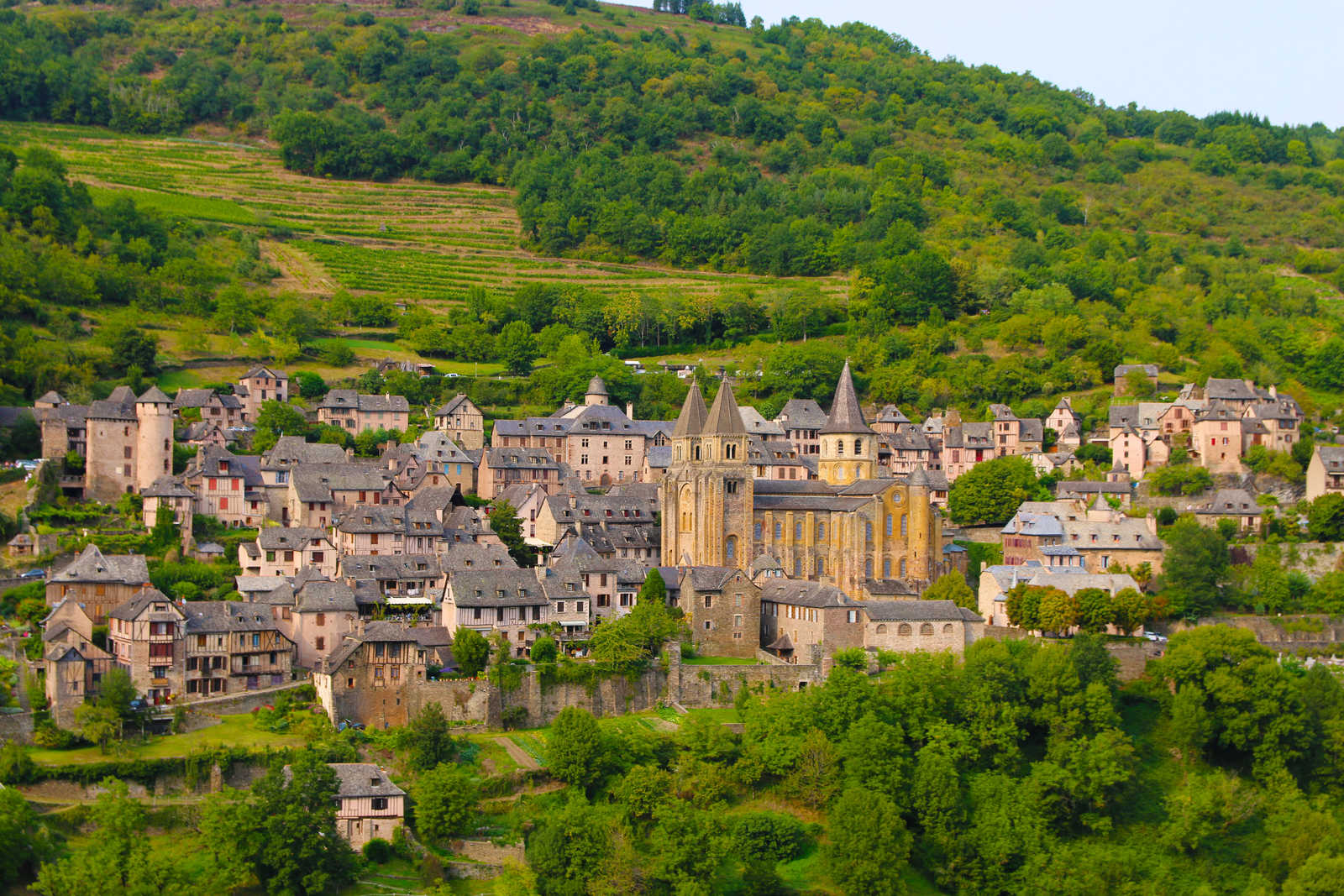 Le chemin de Compostelle de Conques à Cahors - Voyage Massif Central ...