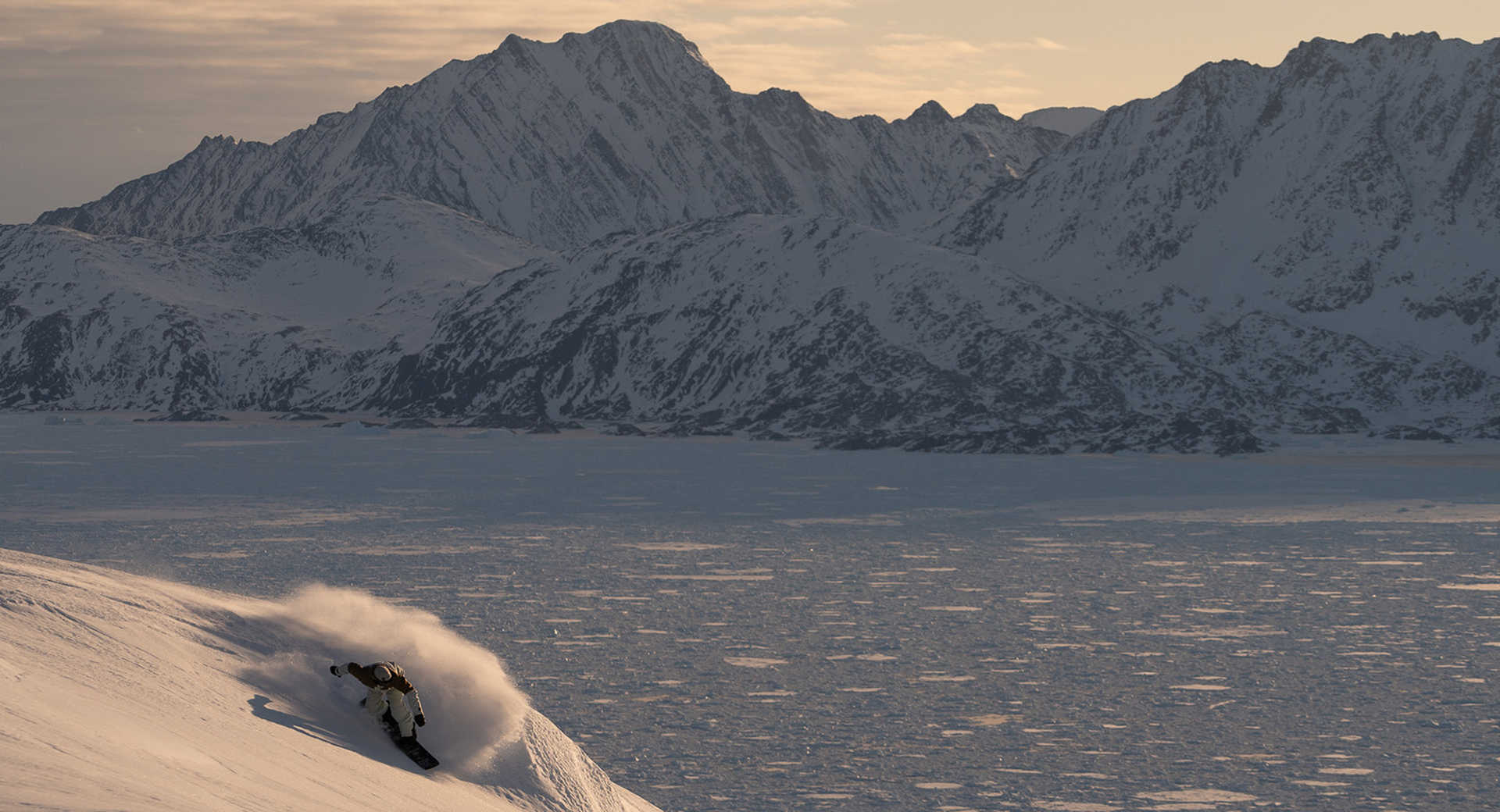 "Qivitoq" : Mathieu Crépel retourne sur les traces de son enfance au ...